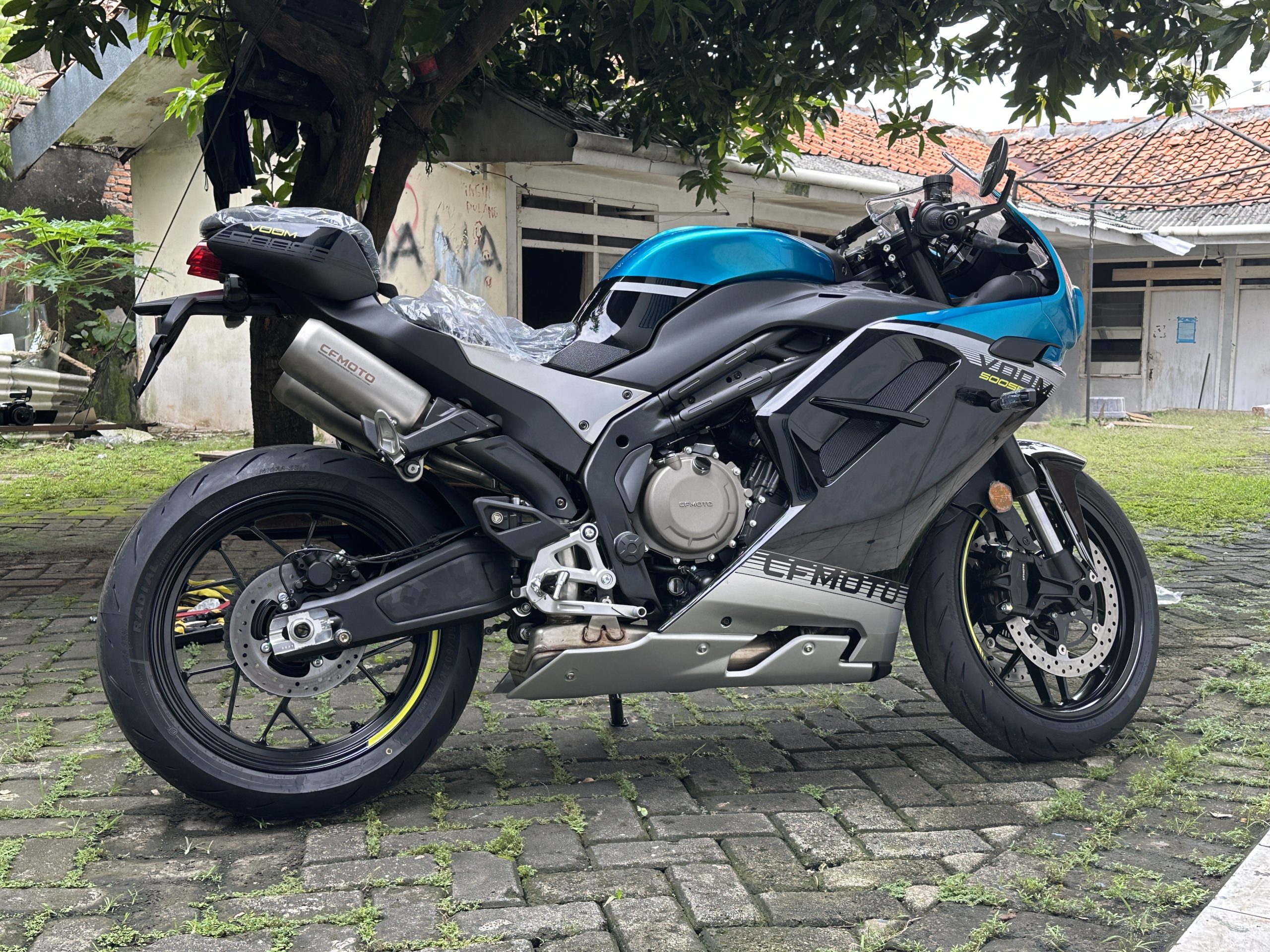 TELANJANGIN CFMOTO VOOM 500SR MOGE 4 SILINDER PALING RAMAH DI TABUNGAN ...