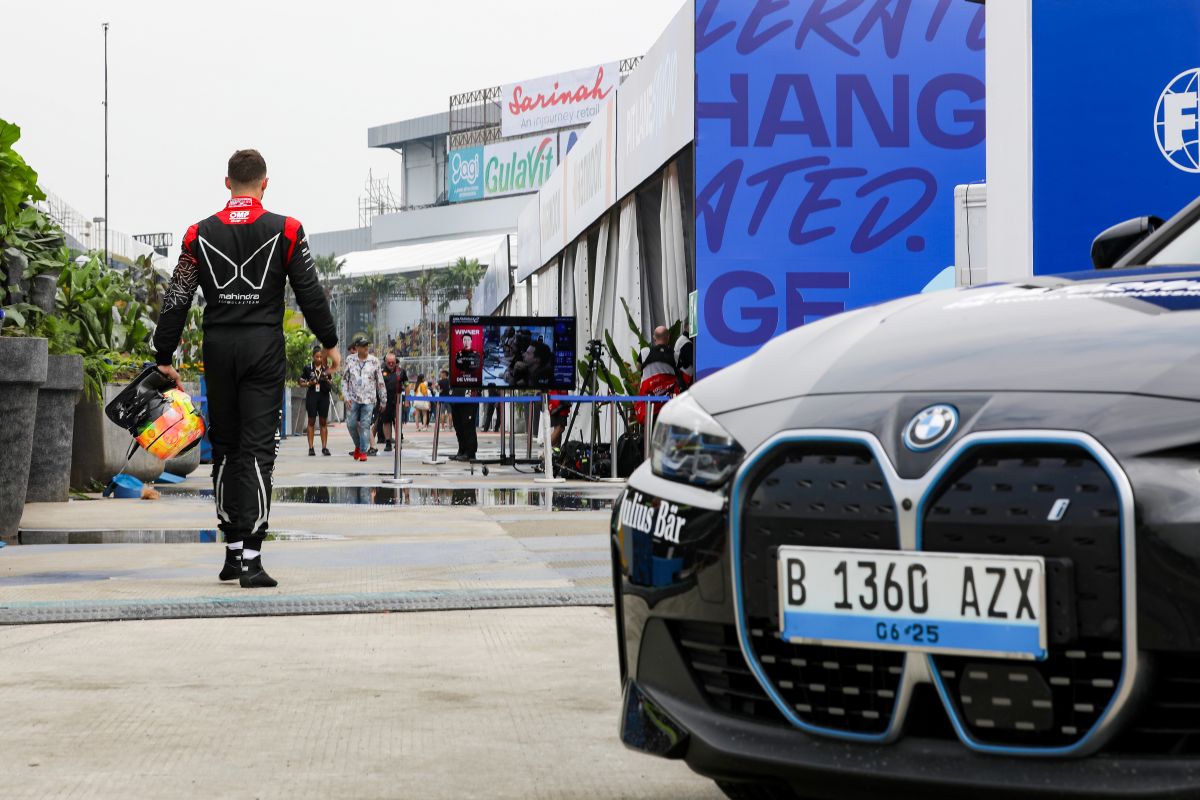 BMW Indonesia Sebagai Mobility Partner 2025 Sarinah Jakarta E-Prix ...